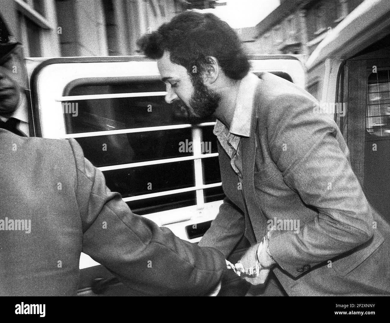 YORKSHIRE RIPPER PETER SUTCLIFFE ARRIVES AT THE ISLE OF WIGHT CROWN ...
