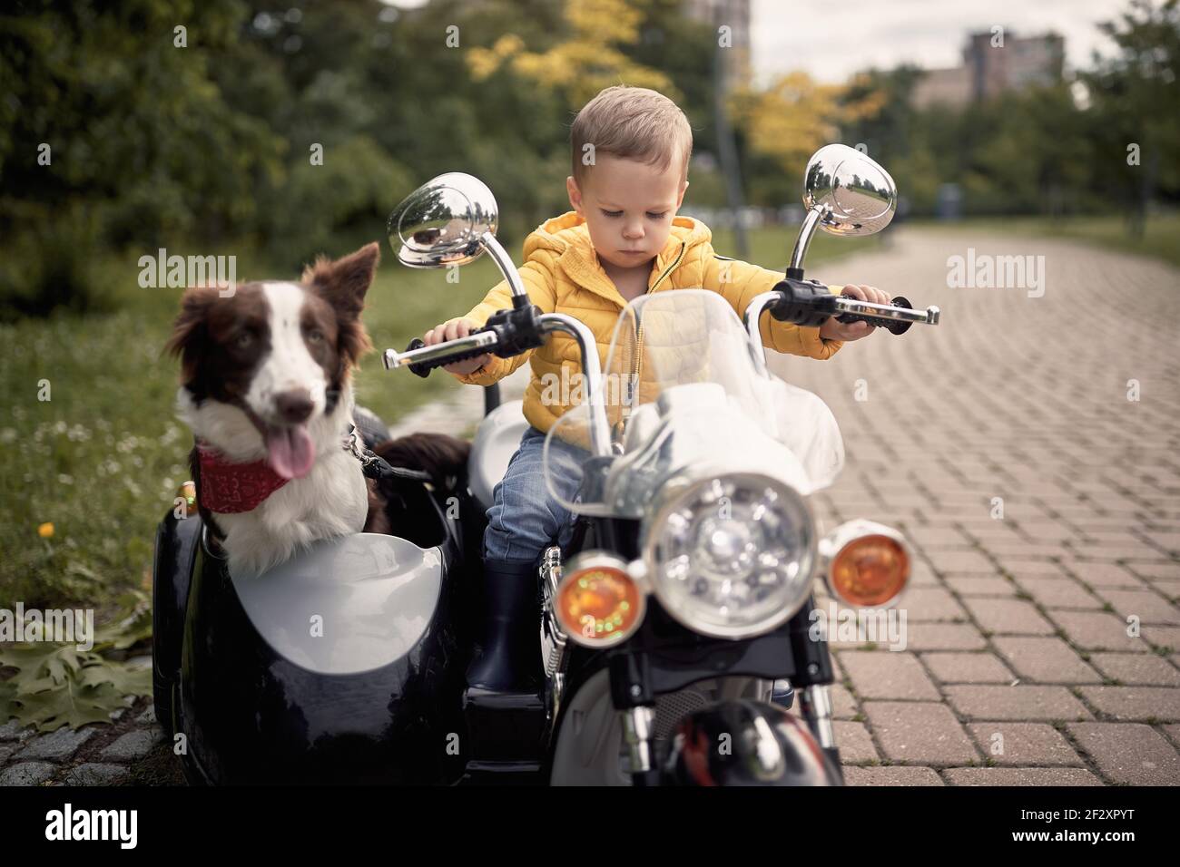 Motorcycle sidecar kid hi-res stock photography and images - Alamy
