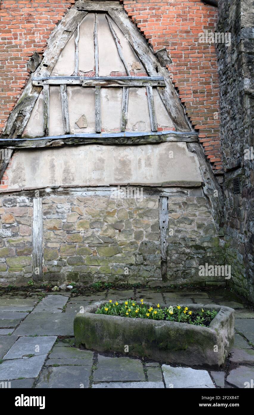 Medieval cruck hi-res stock photography and images - Alamy