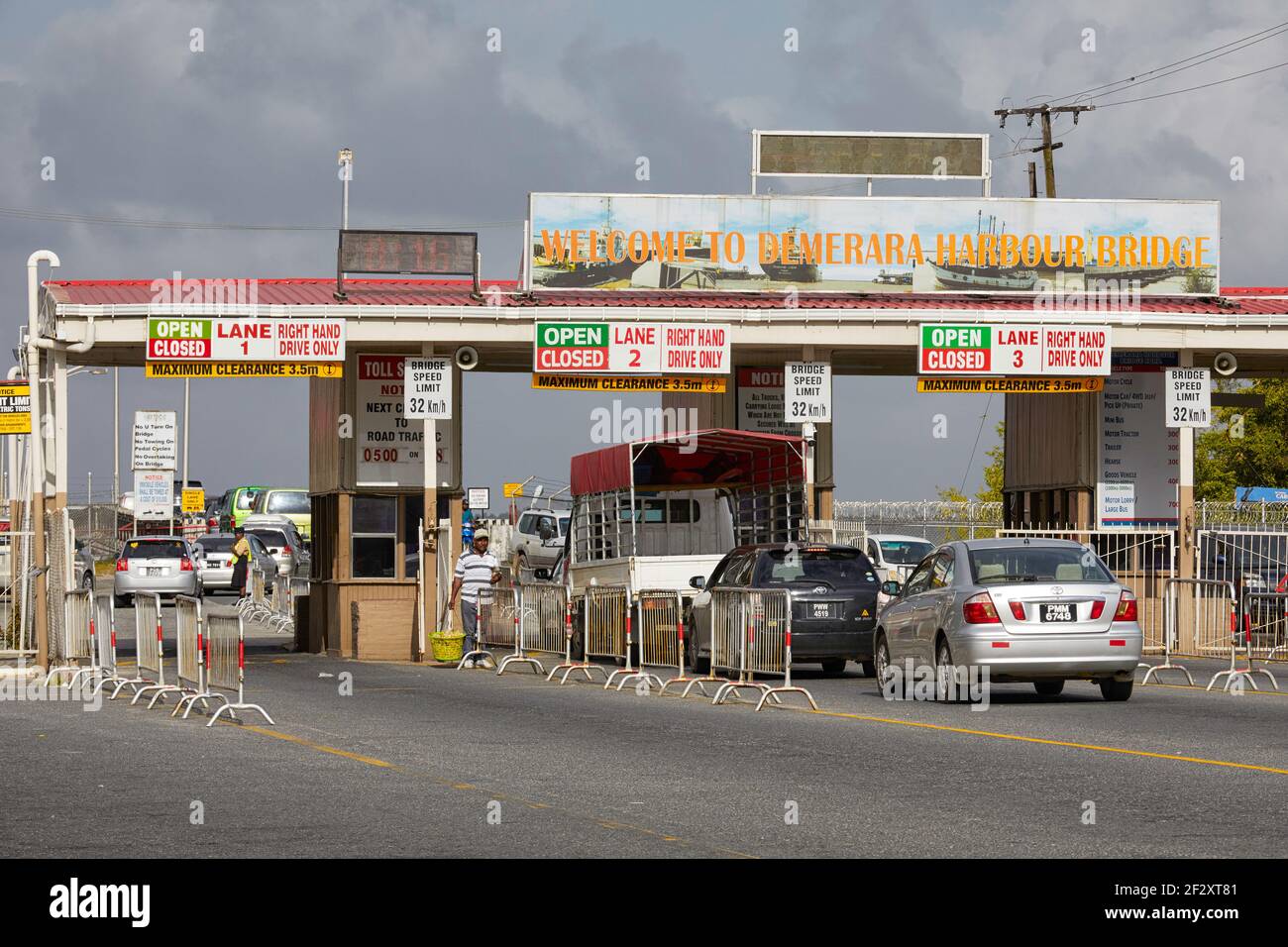 Tollbooth Demerara Harbour Bridge, pontoon bridge in Georgetown Guyana ...