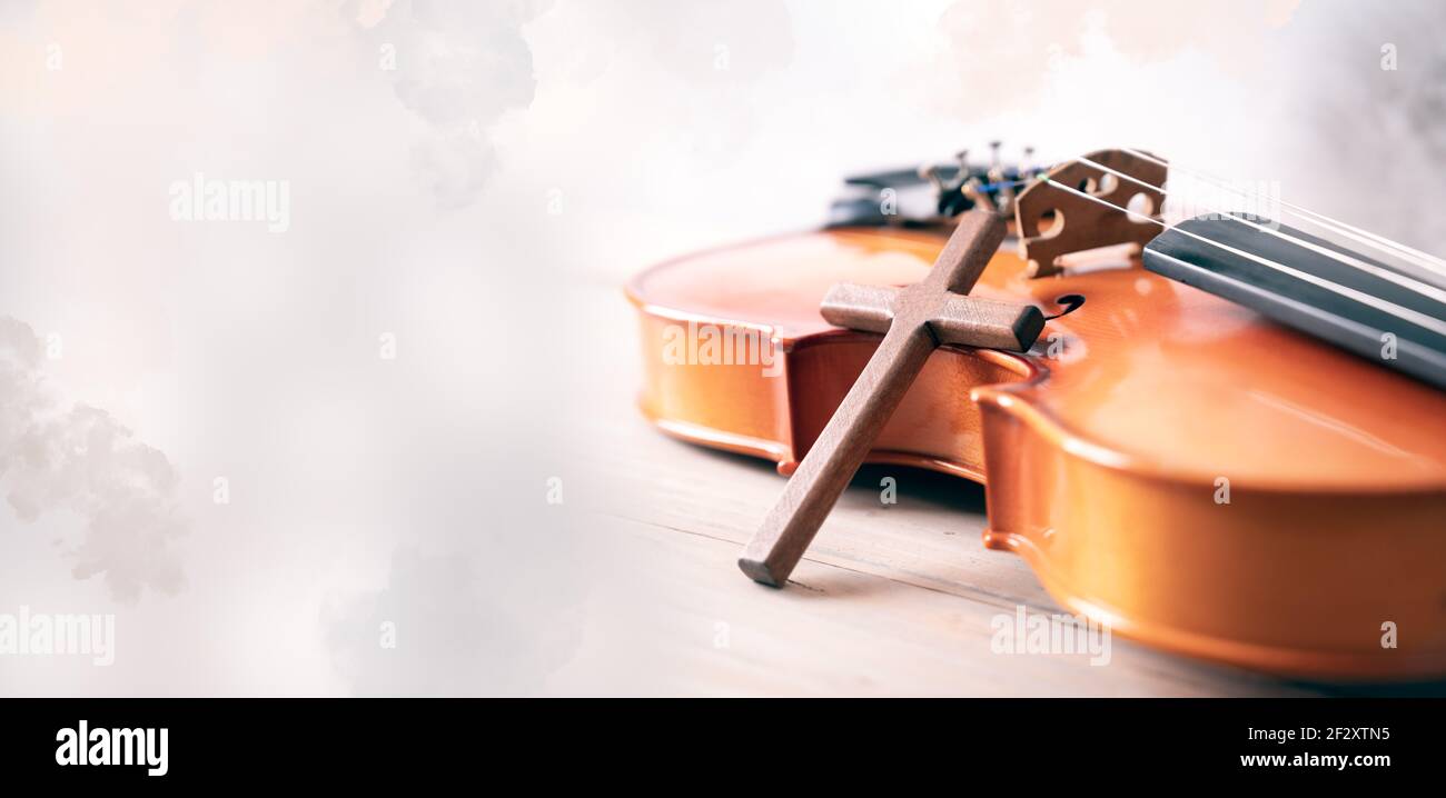 Viola cross hi-res stock photography and images - Alamy