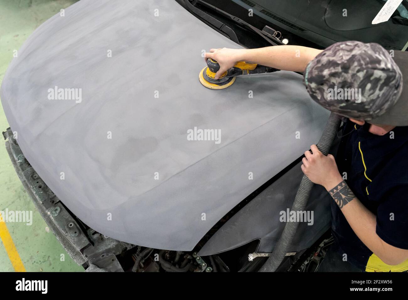 Mechanic buff hi-res stock photography and images - Alamy