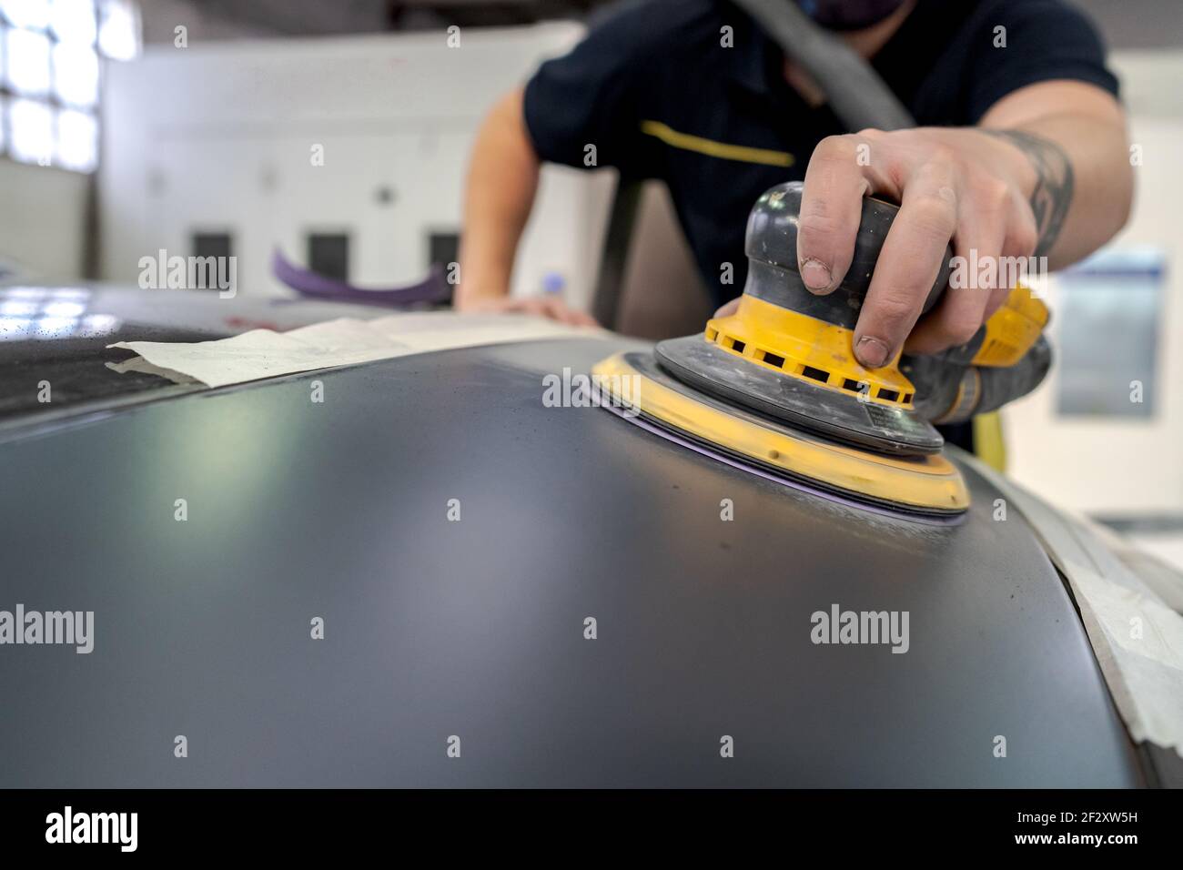 Mechanic buff hi-res stock photography and images - Alamy