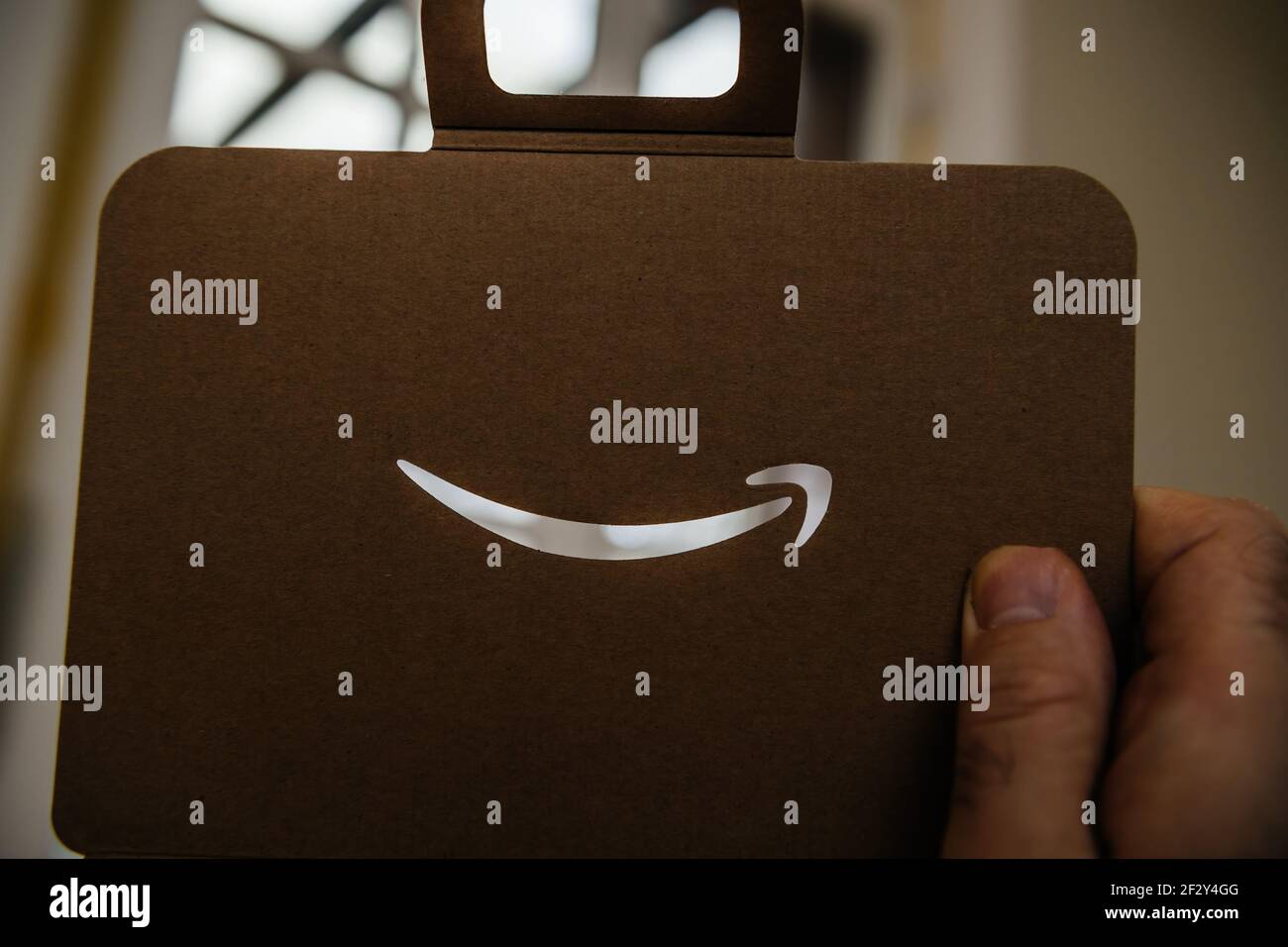 Ardboard box hi-res stock photography and images - Alamy