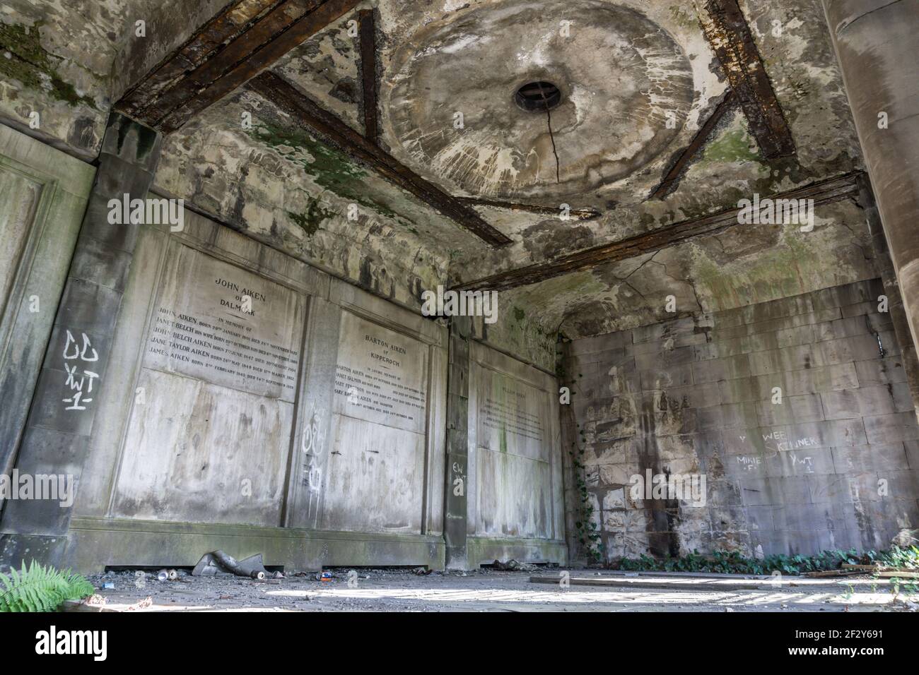 Victorian tombs tomb hi-res stock photography and images - Alamy