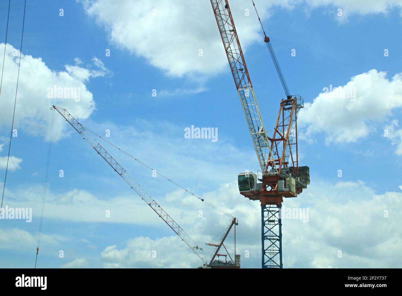 Lifting crane on construction site hi-res stock photography and images ...