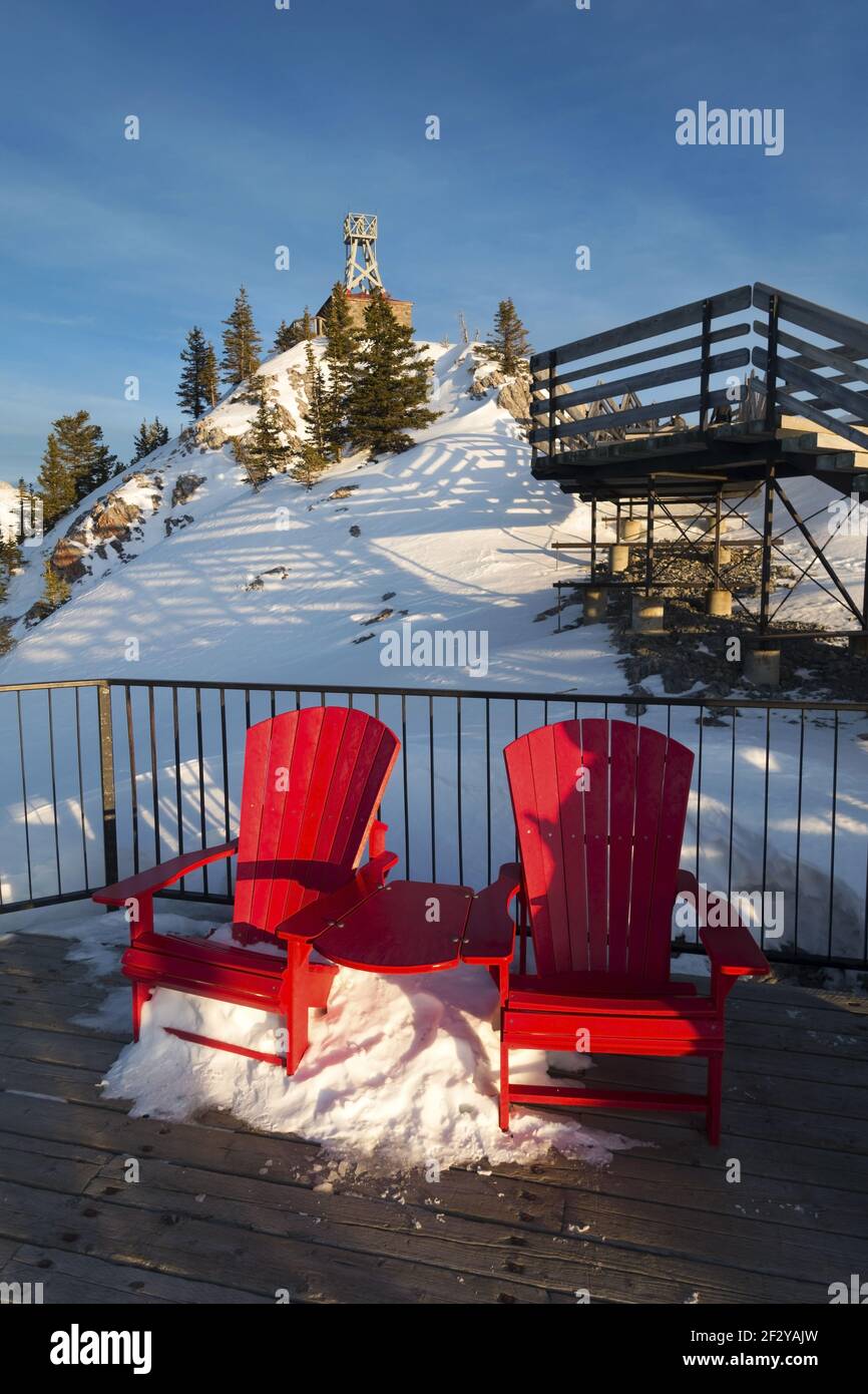 Adirondack mountain chair hi-res stock photography and images - Alamy