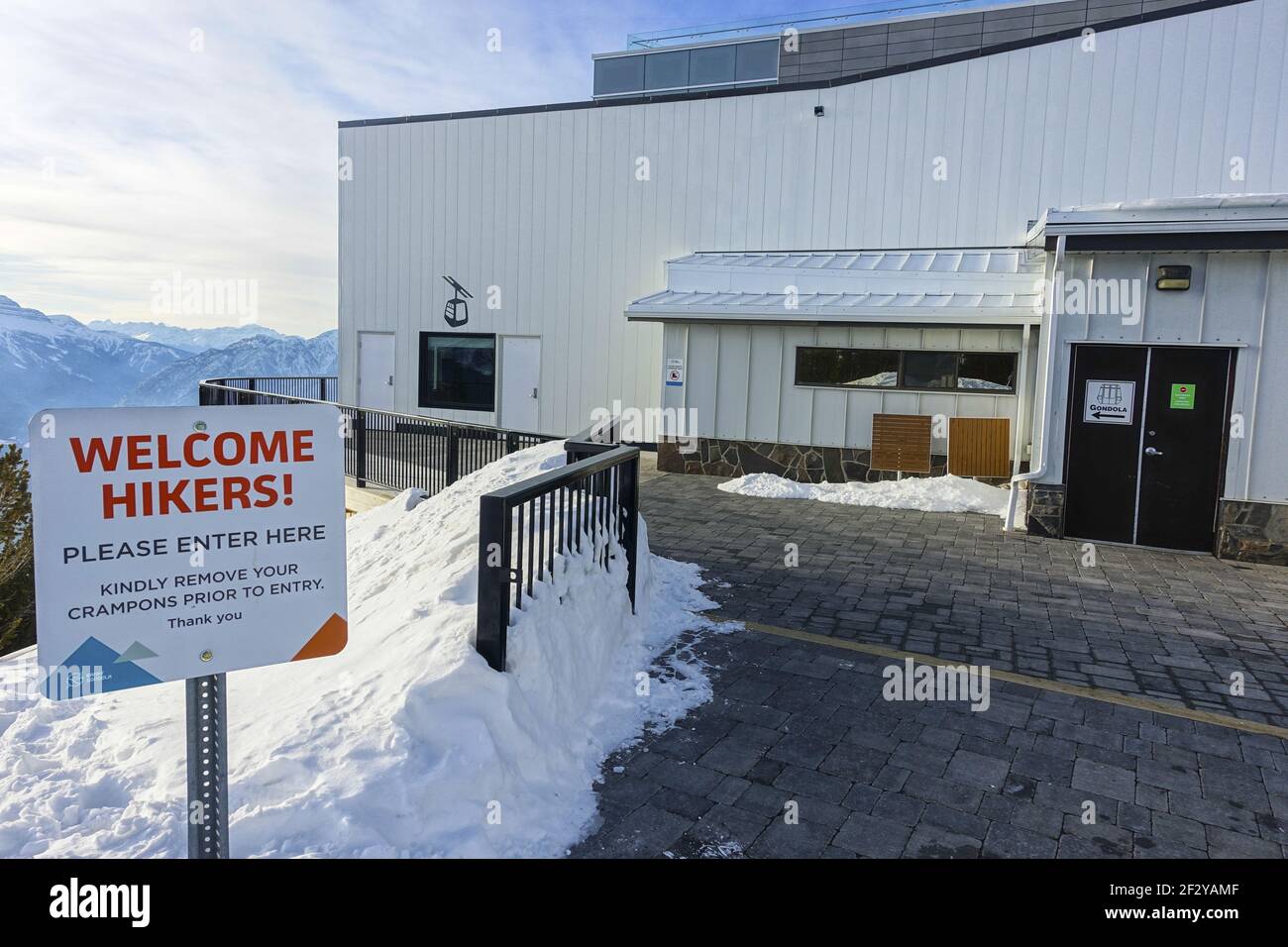 Gondola terminal hi-res stock photography and images - Alamy