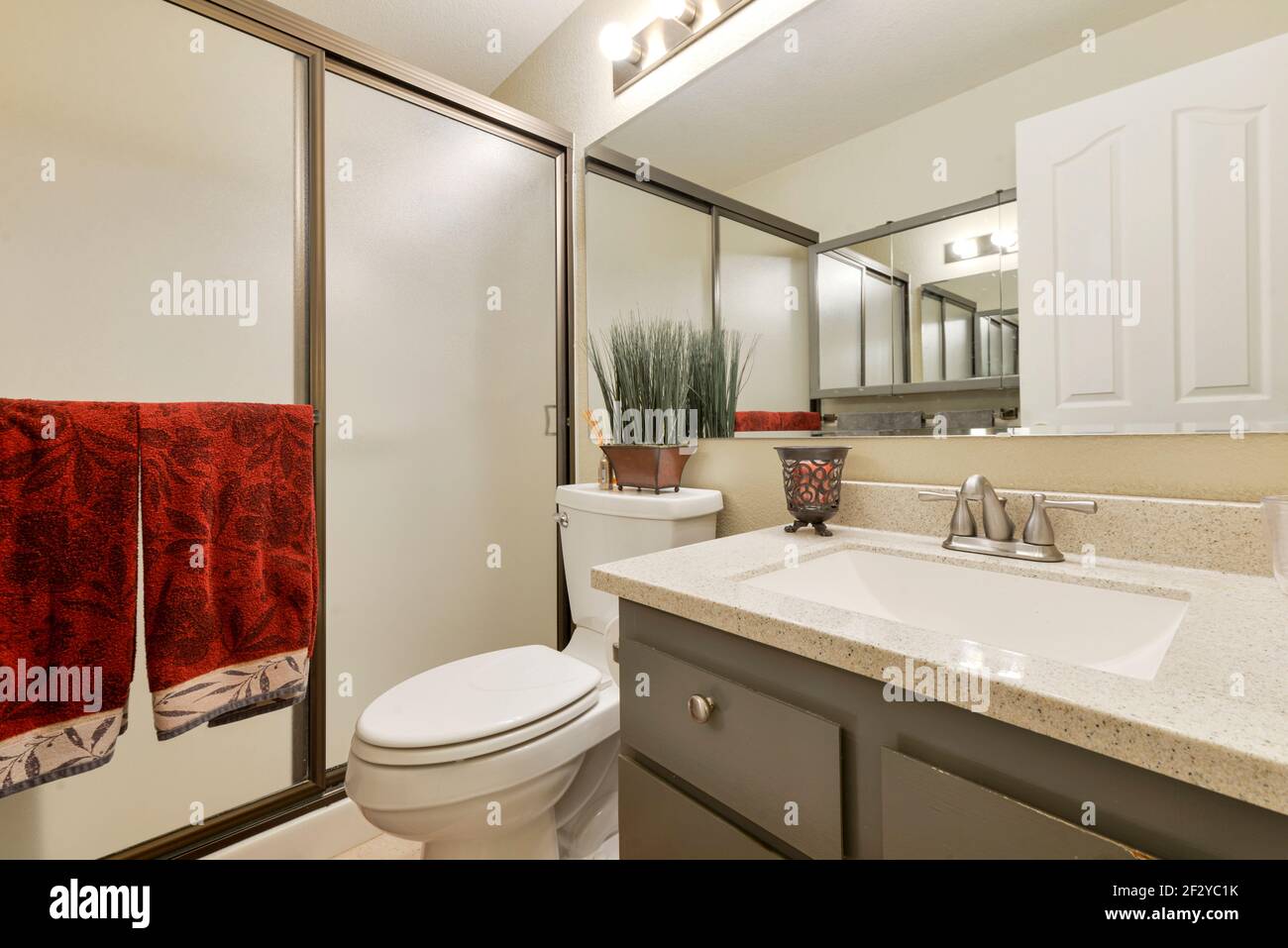 Modern residential bathroom interior Stock Photo - Alamy