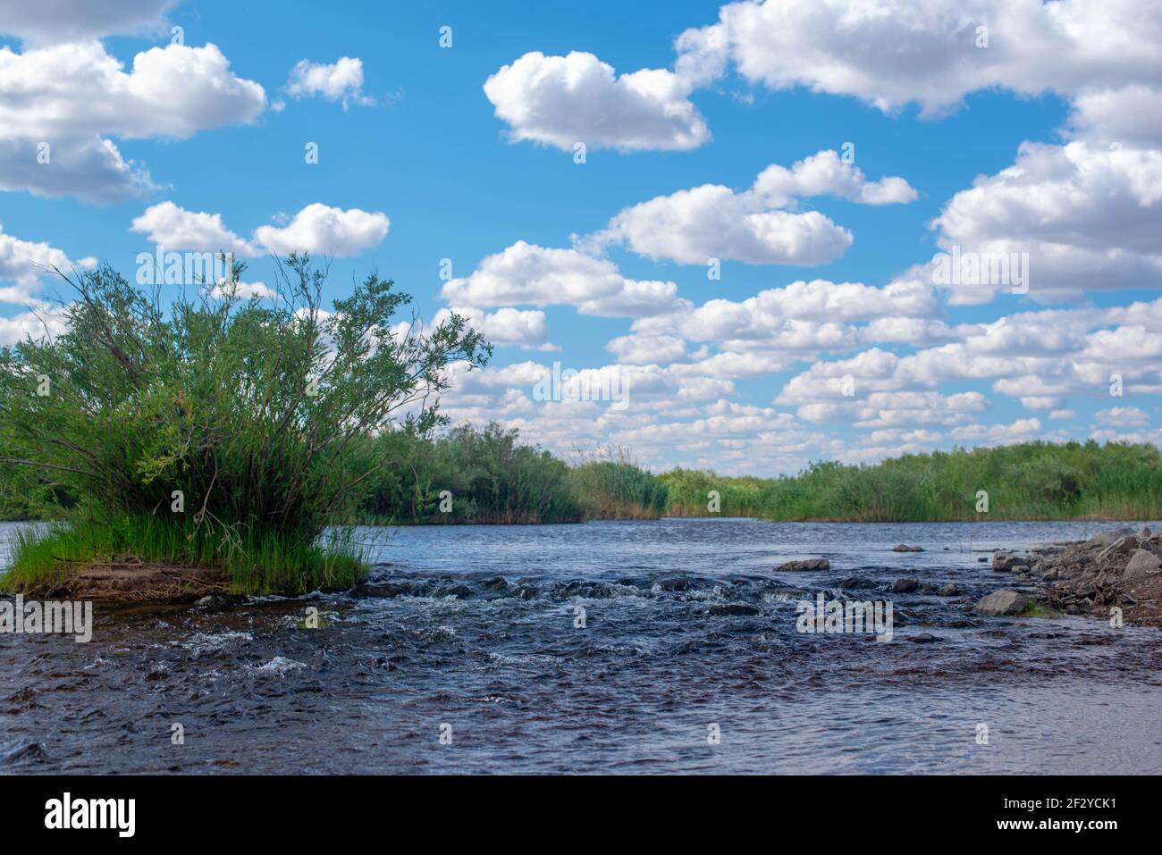 Large body of water hi-res stock photography and images - Alamy