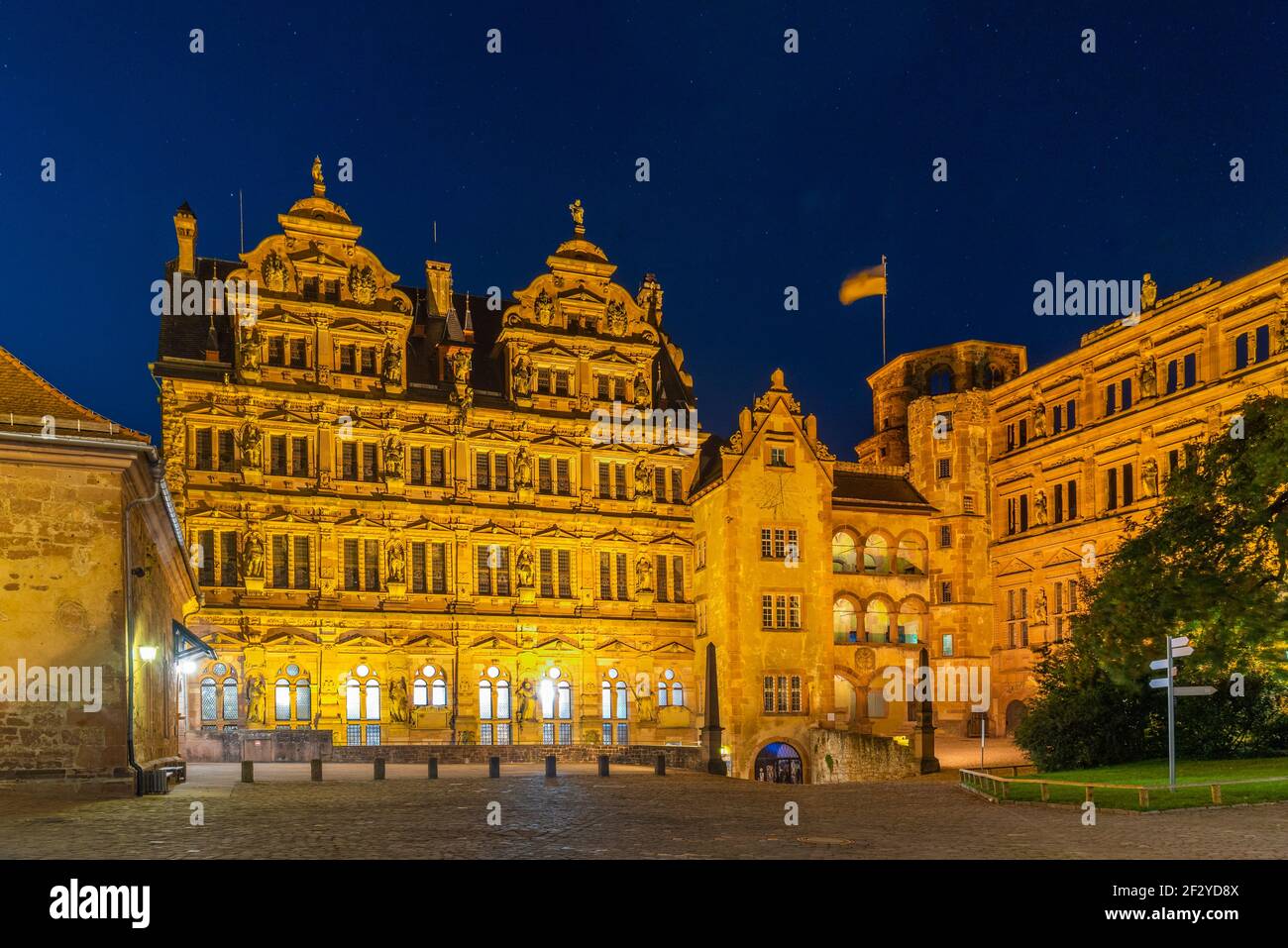 Night view of the main courtyard of the palace in Heidelberg, Germany ...