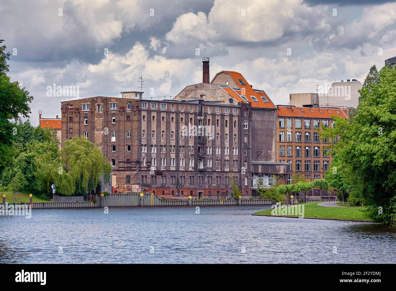 Structures buildings berlin architecture hi-res stock photography and ...