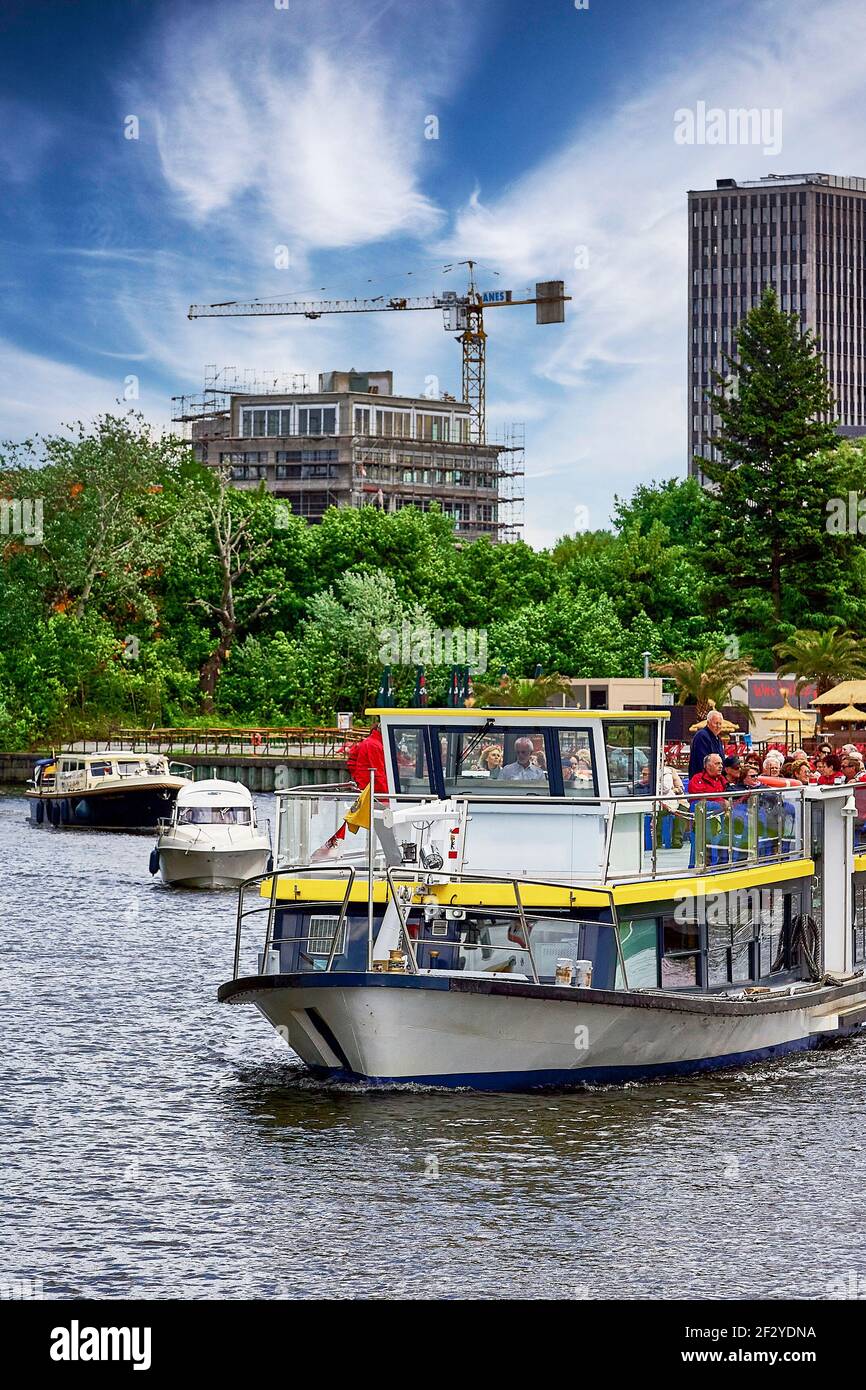 A sightseeing boat cruising along the River Spree Stock Photo - Alamy