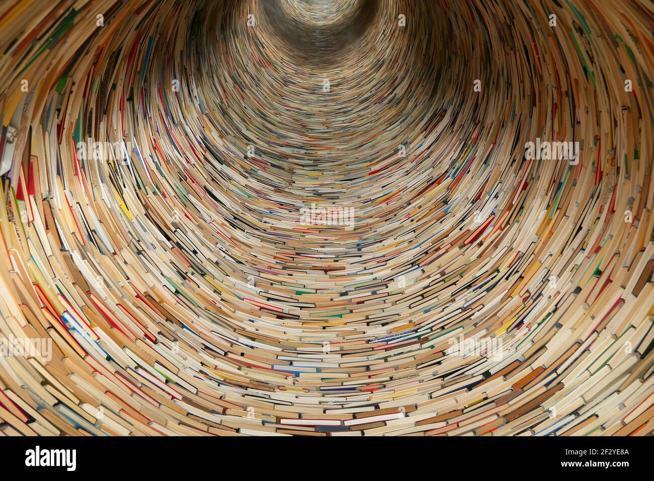 book tunnel in Prague library -- mirrors are used to create this effect ...