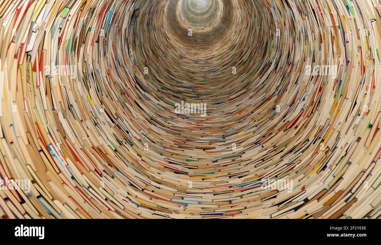 book tunnel in Prague library -- mirrors are used to create this effect ...