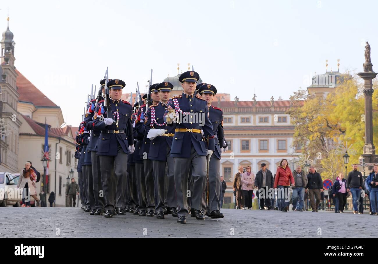 Changing of the guard at Prague Castle, Czech Republic Stock Photo - Alamy