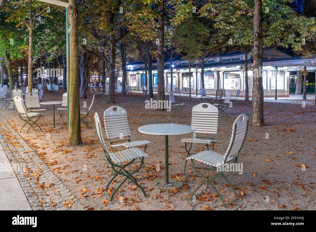 Arcade kolonnade hi-res stock photography and images - Alamy