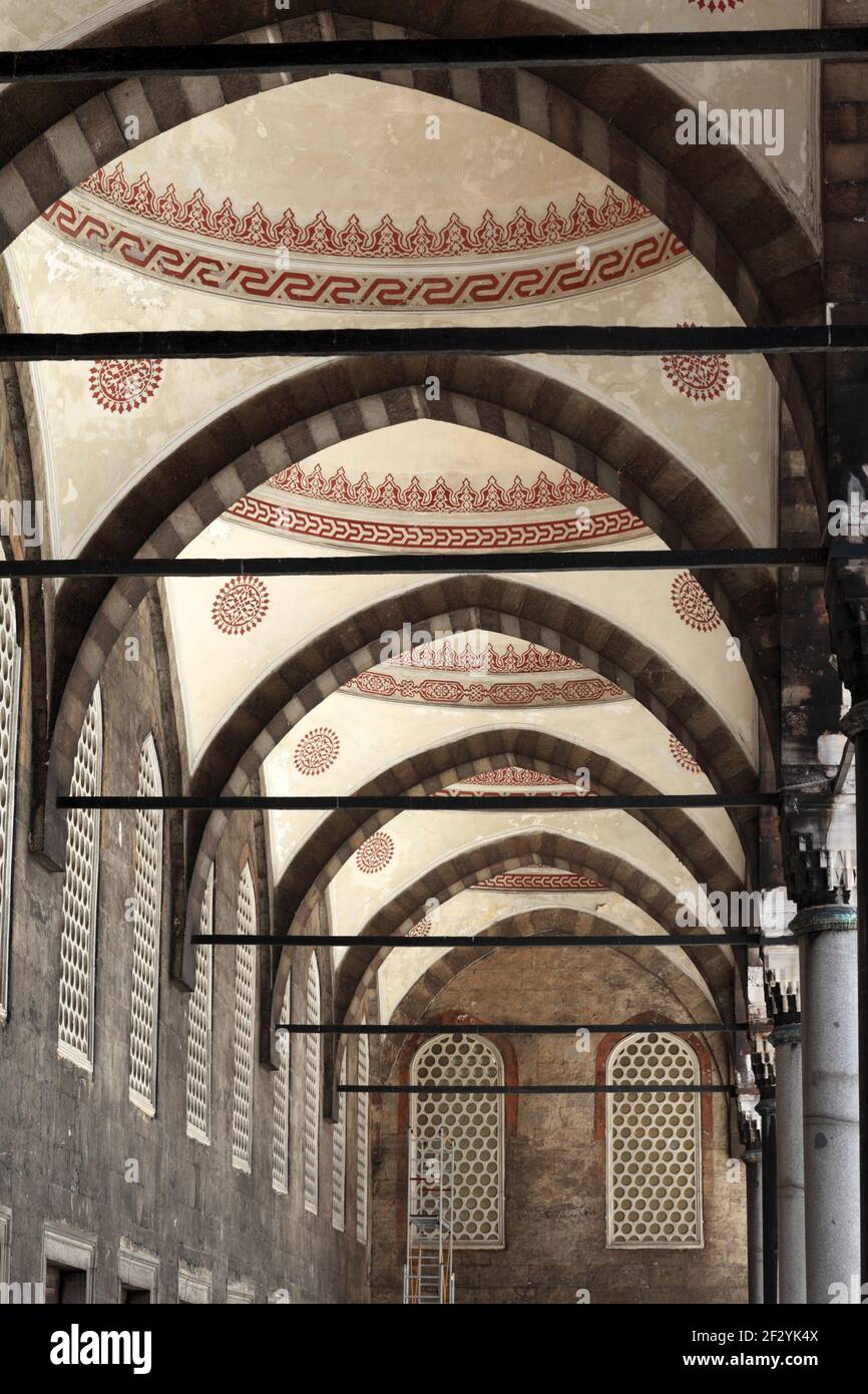 Details arcade of Blue mosque in Istanbul, Turkey Stock Photo - Alamy