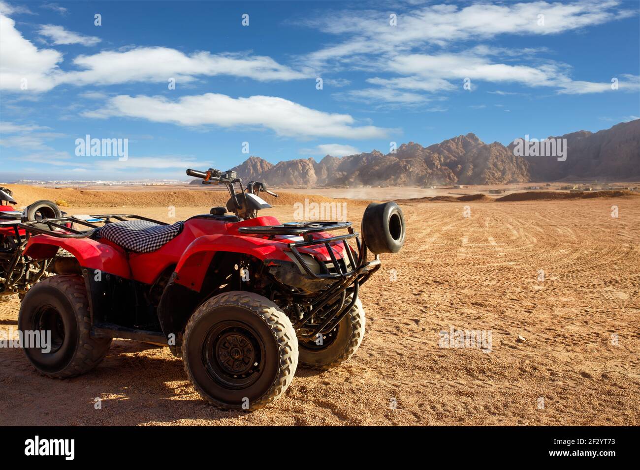 Quad desert fun hi-res stock photography and images - Alamy