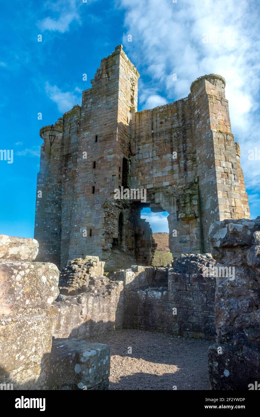 Edlingham castle hi-res stock photography and images - Alamy