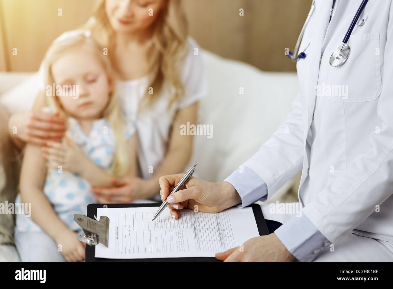 Nurse child home visit mother hi-res stock photography and images - Alamy