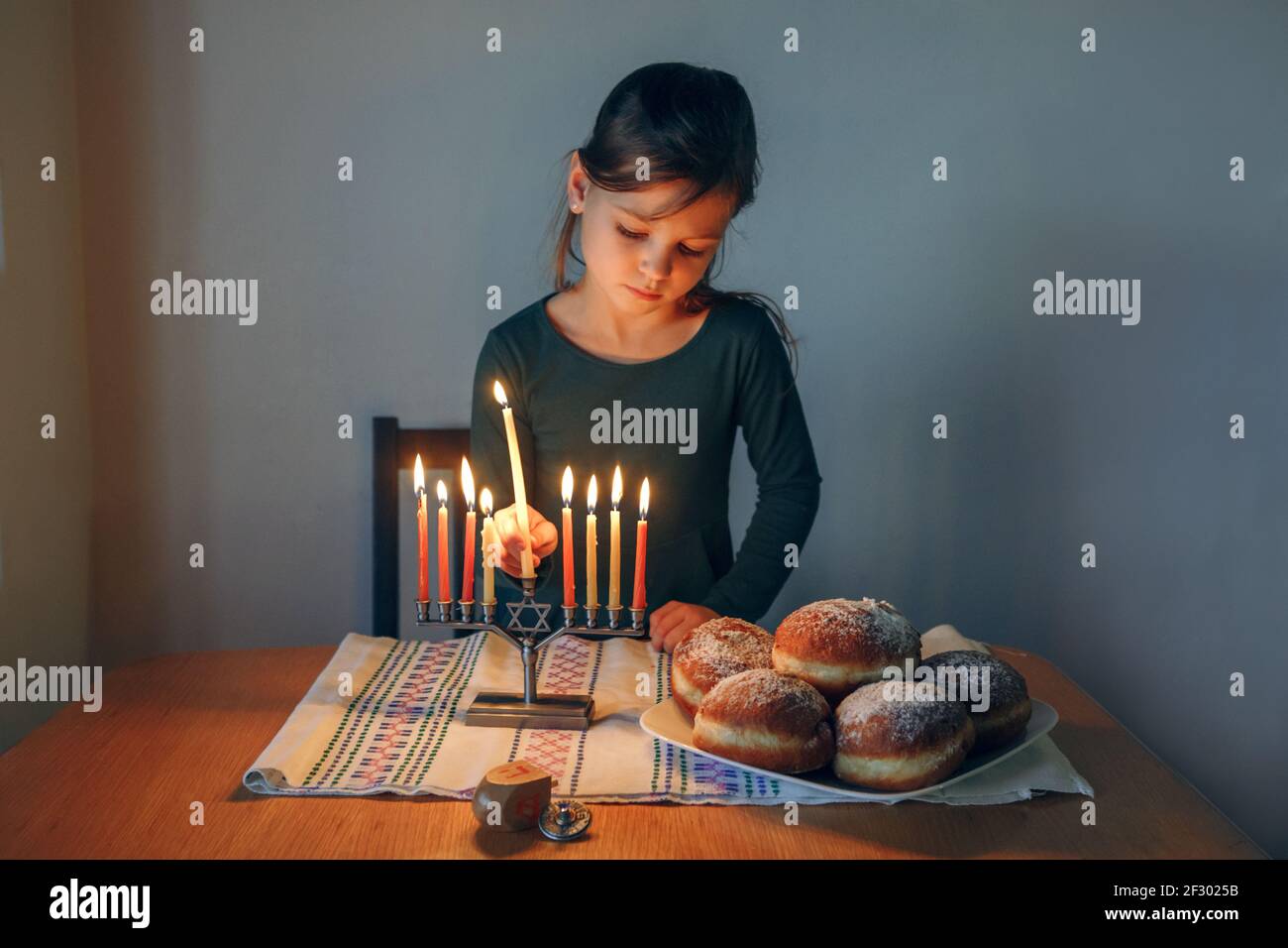 Hanukkah lights hi-res stock photography and images - Alamy