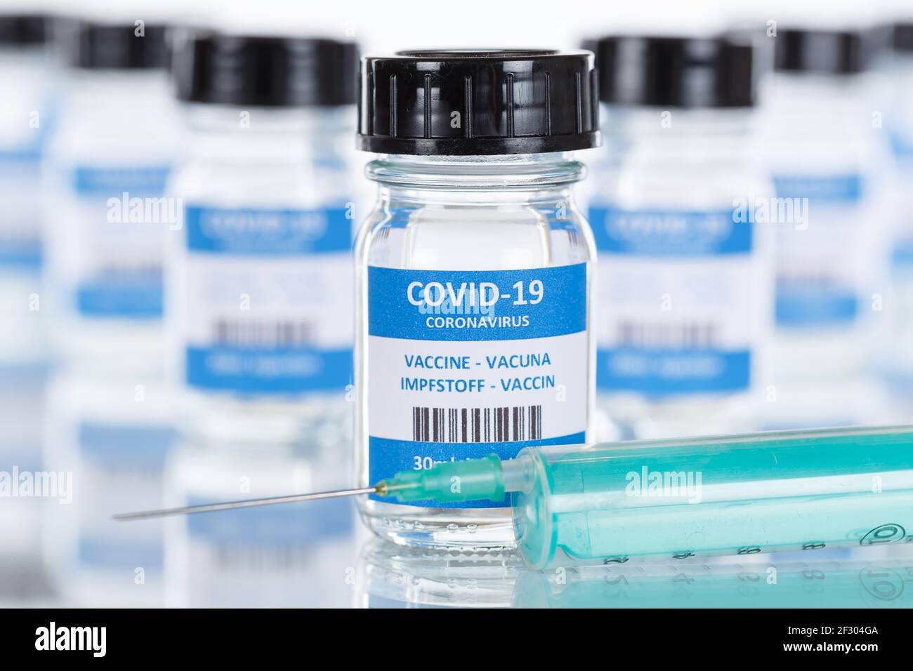 Coronavirus Vaccine bottle Corona Virus syringe COVID-19 Covid vaccines ...