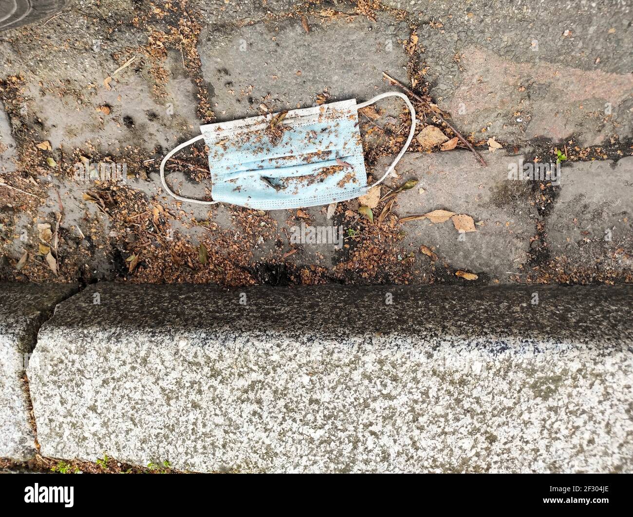 Litter street top view hi-res stock photography and images - Alamy