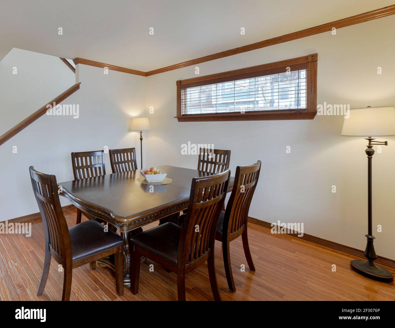 Modern residential dining room interior Stock Photo - Alamy