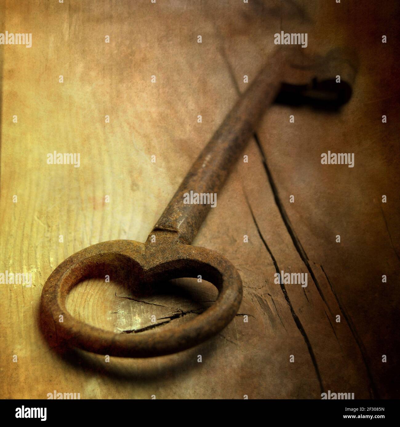 Old rust key hi-res stock photography and images - Alamy