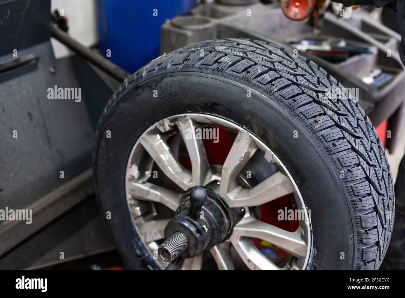 Changing wheel on a car Stock Photo - Alamy