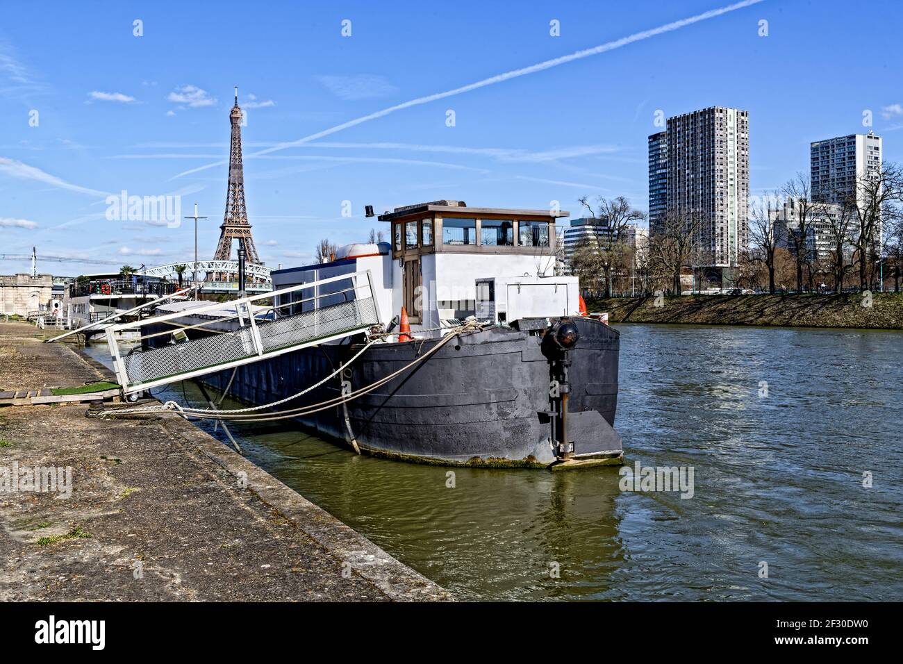 Pont rouelle bridge hi-res stock photography and images - Alamy