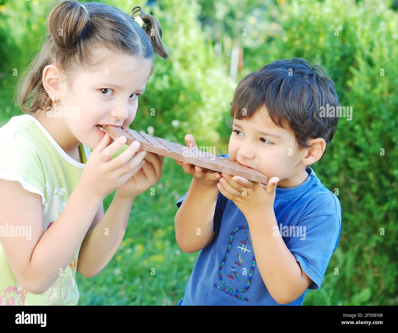 Happy childre hi-res stock photography and images - Alamy