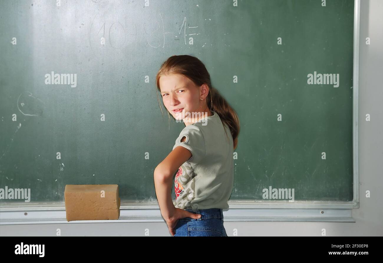 Pupil activities in the classroom at school Stock Photo - Alamy