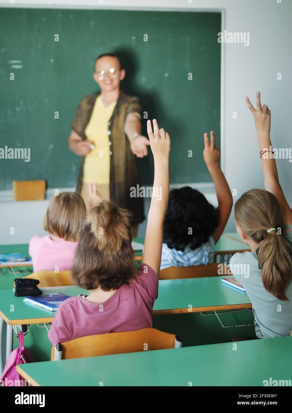Pupil activities in the classroom at school Stock Photo - Alamy