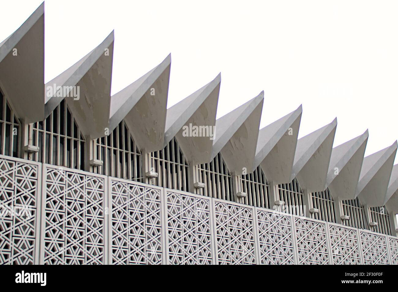 Islamic Architecture : An adjacent building next to Masjid Negara, the ...