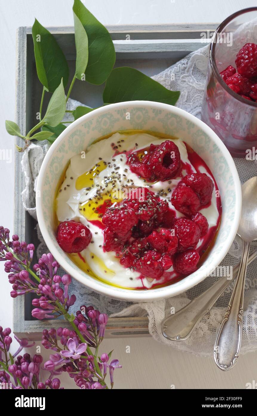 Junket with raspberries, chia seeds and flaxseed oil ( low car diet ...