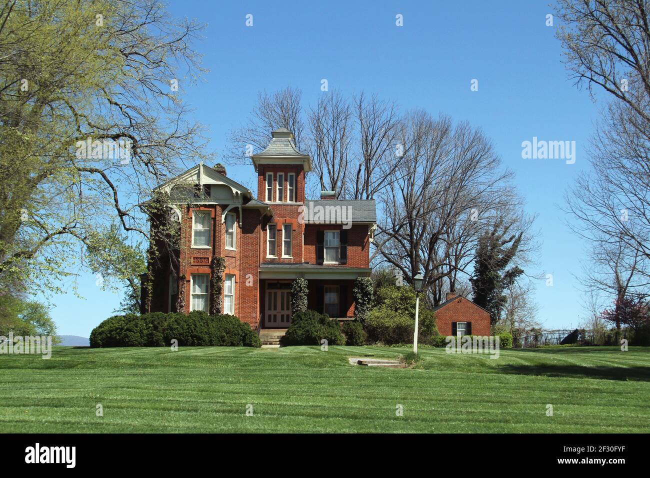 Beautiful mansion hi-res stock photography and images - Alamy