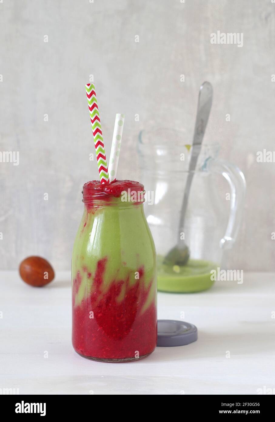 Avocado raspberry hi-res stock photography and images - Alamy