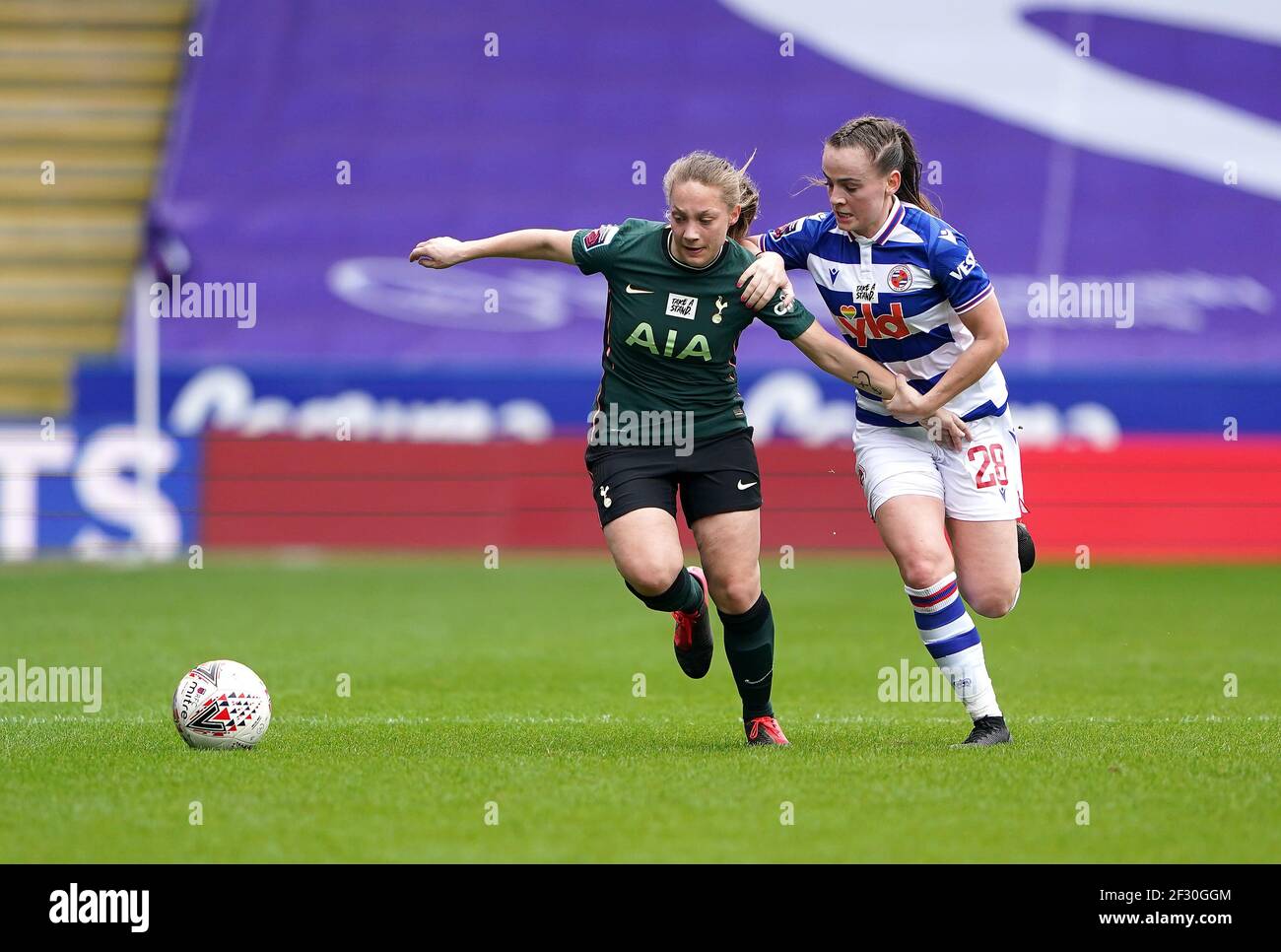 Lily woodham reading hi-res stock photography and images - Alamy