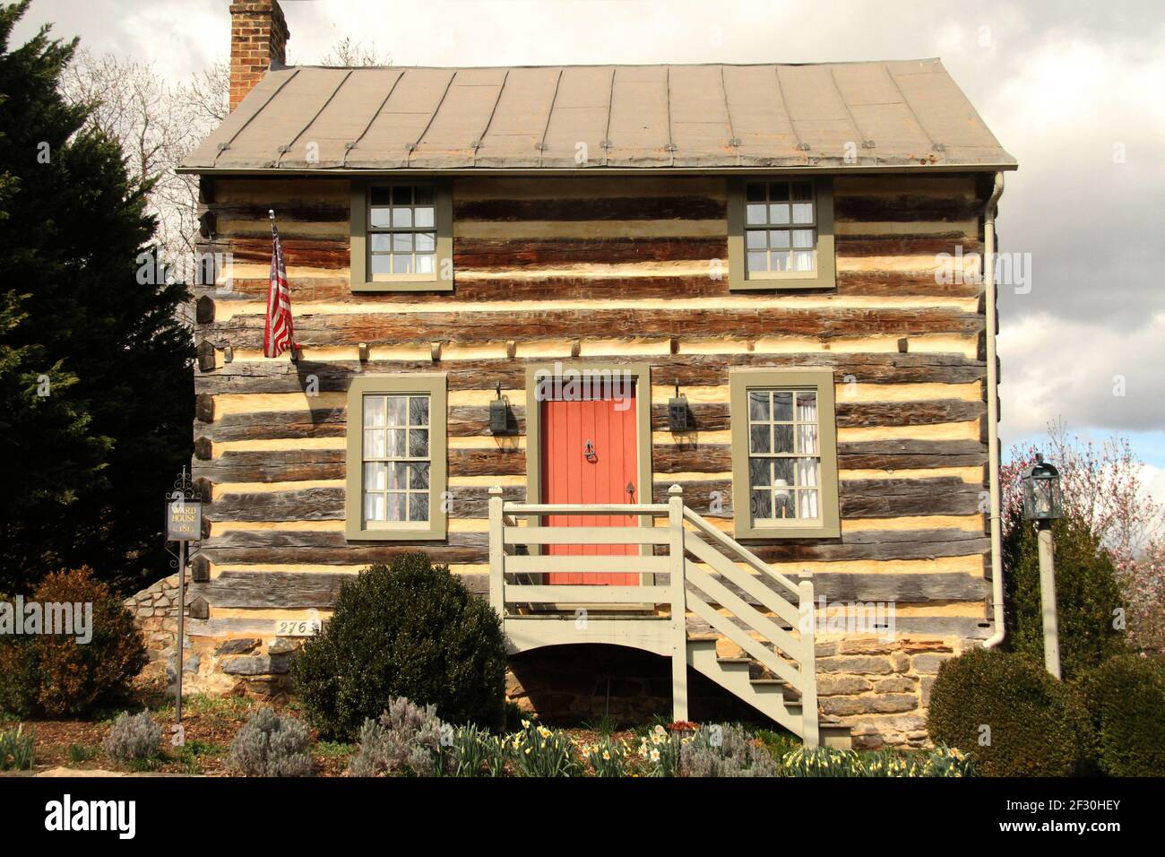 Historic cabin structure hi-res stock photography and images - Alamy