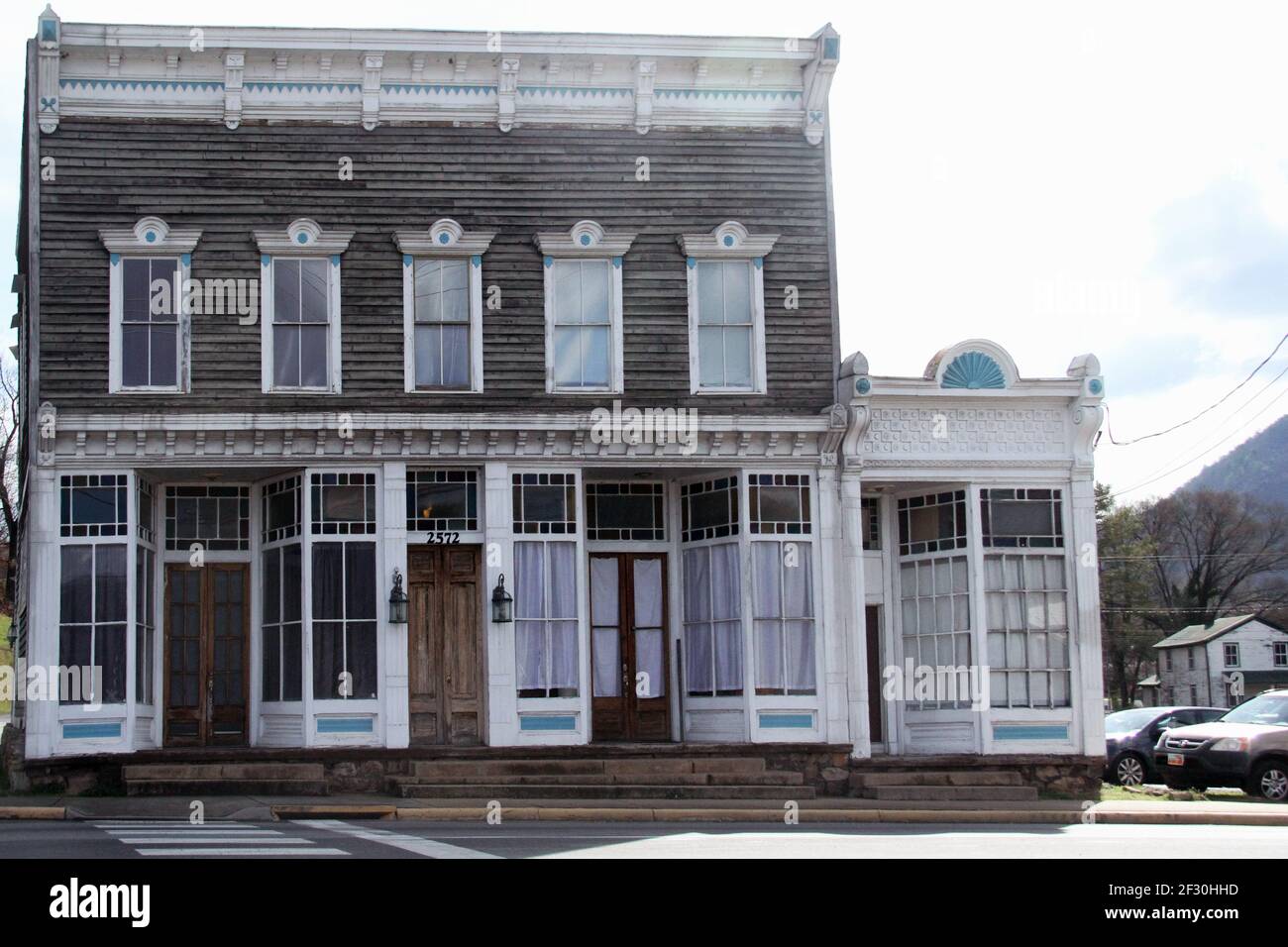 Old commercial building hi-res stock photography and images - Alamy