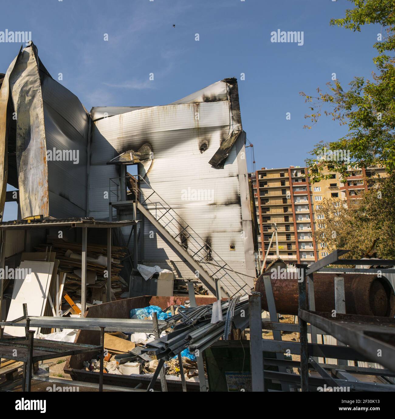 Photo of building destroyed by fire Stock Photo - Alamy