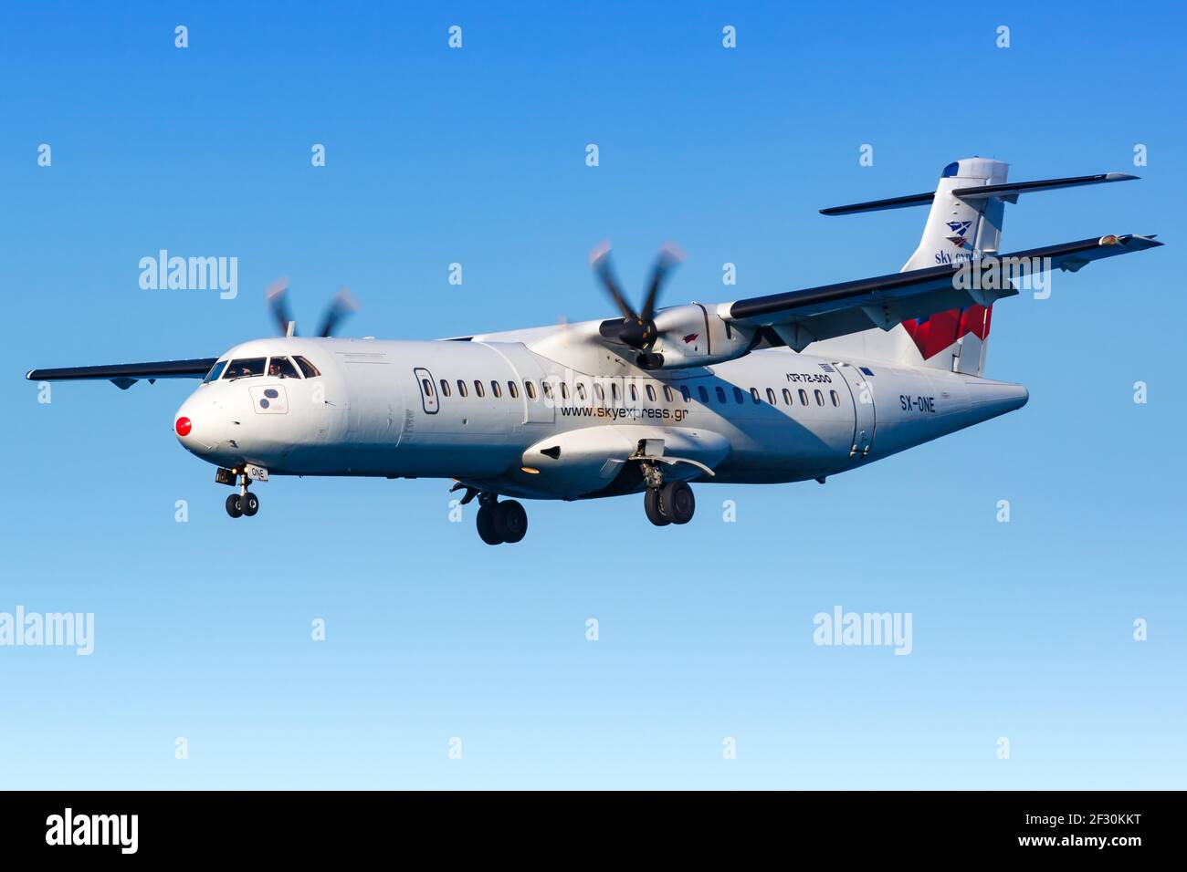 Atr 72 turboprop aircraft hi-res stock photography and images - Alamy