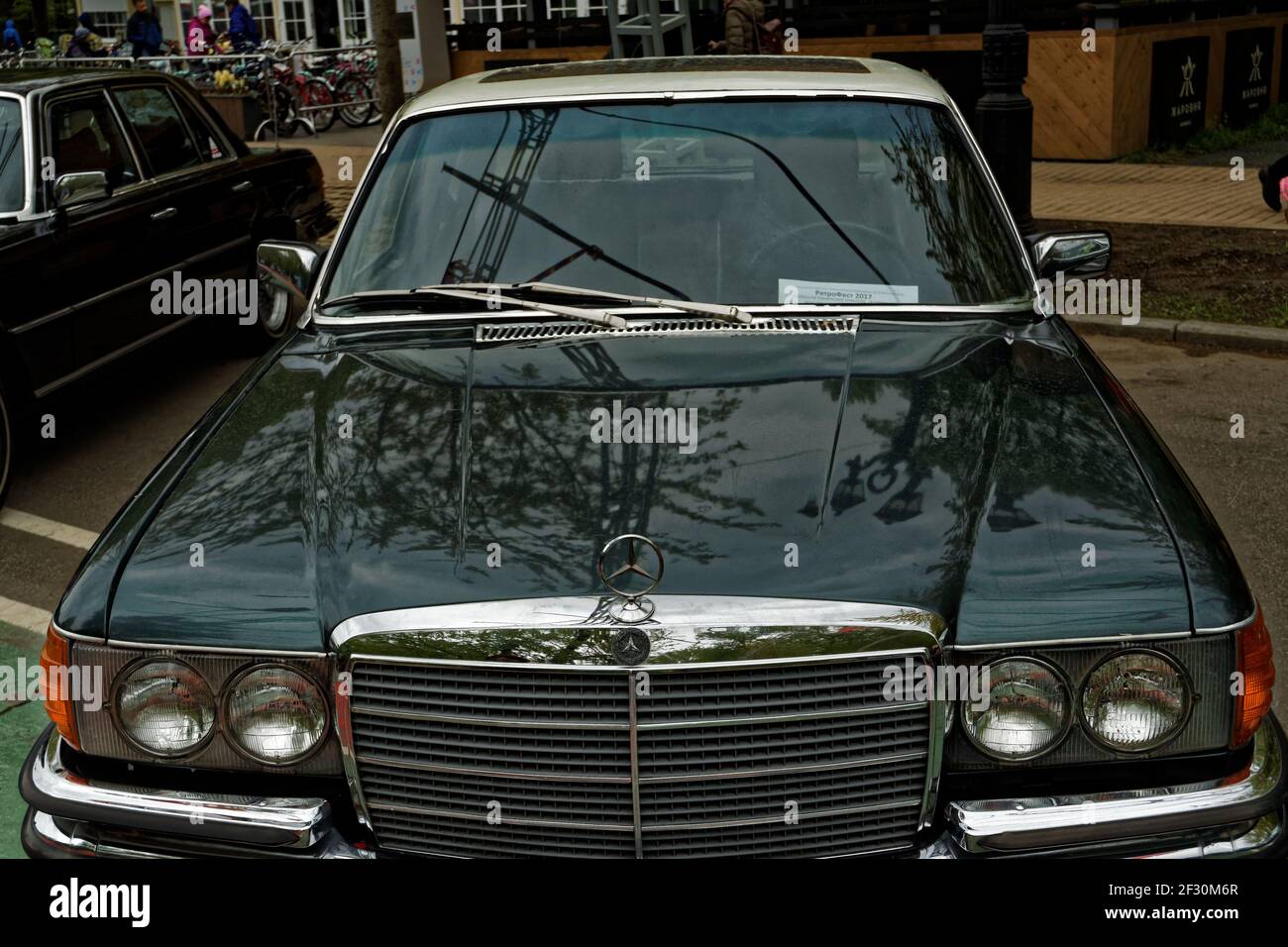 Mercedes benz images hi-res stock photography and images - Alamy