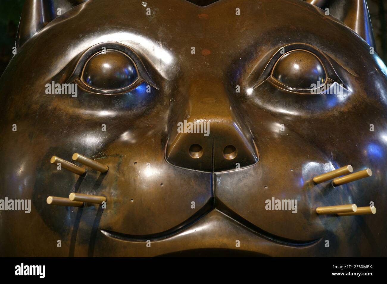 Botero cat, the Colombian artist Fernando Botero on the Ramblas del ...