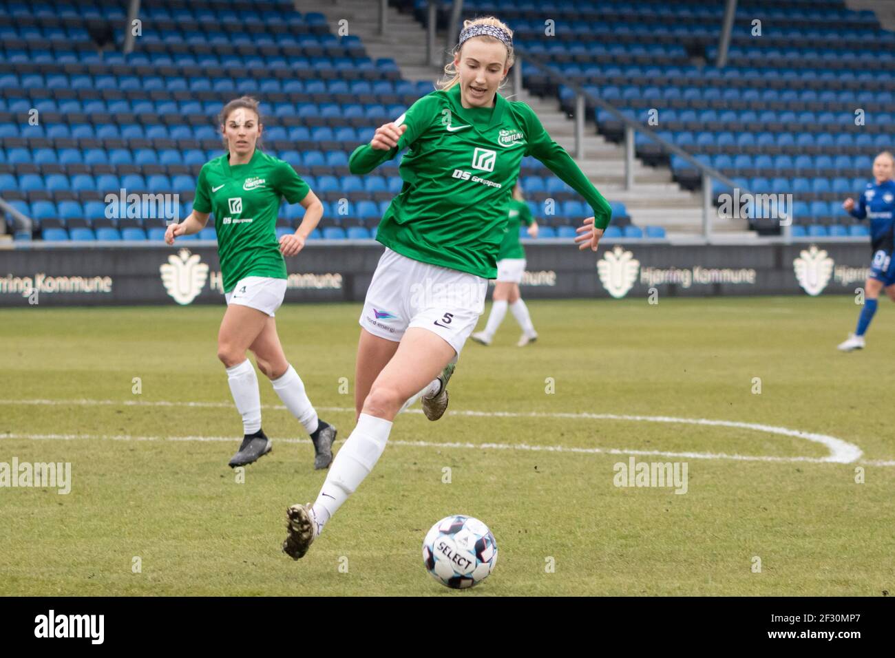 Emily garnier hi-res stock photography and images - Alamy