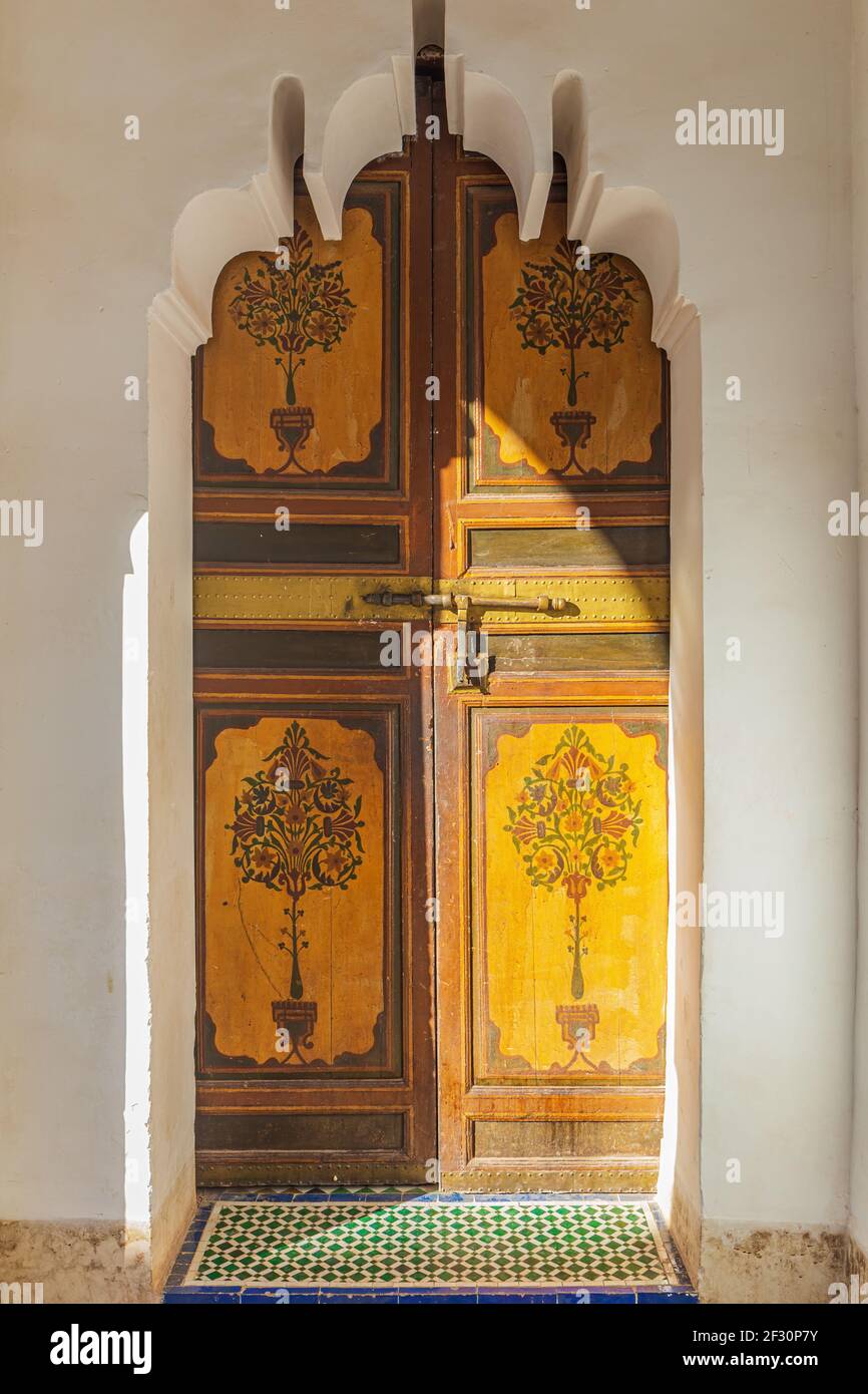 'moroccan door' hi-res stock photography and images - Alamy