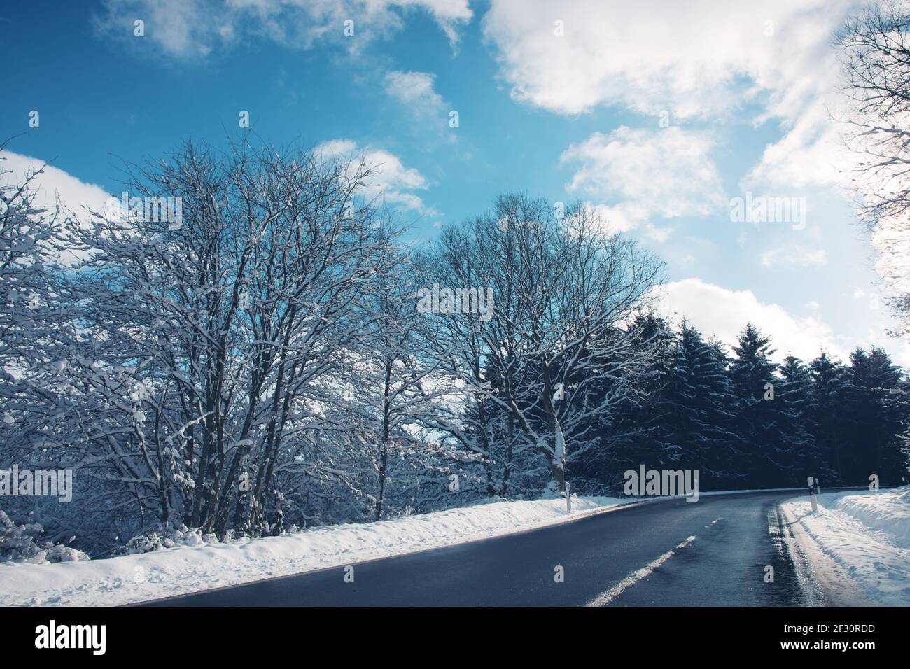 German landscape with road hi-res stock photography and images - Alamy