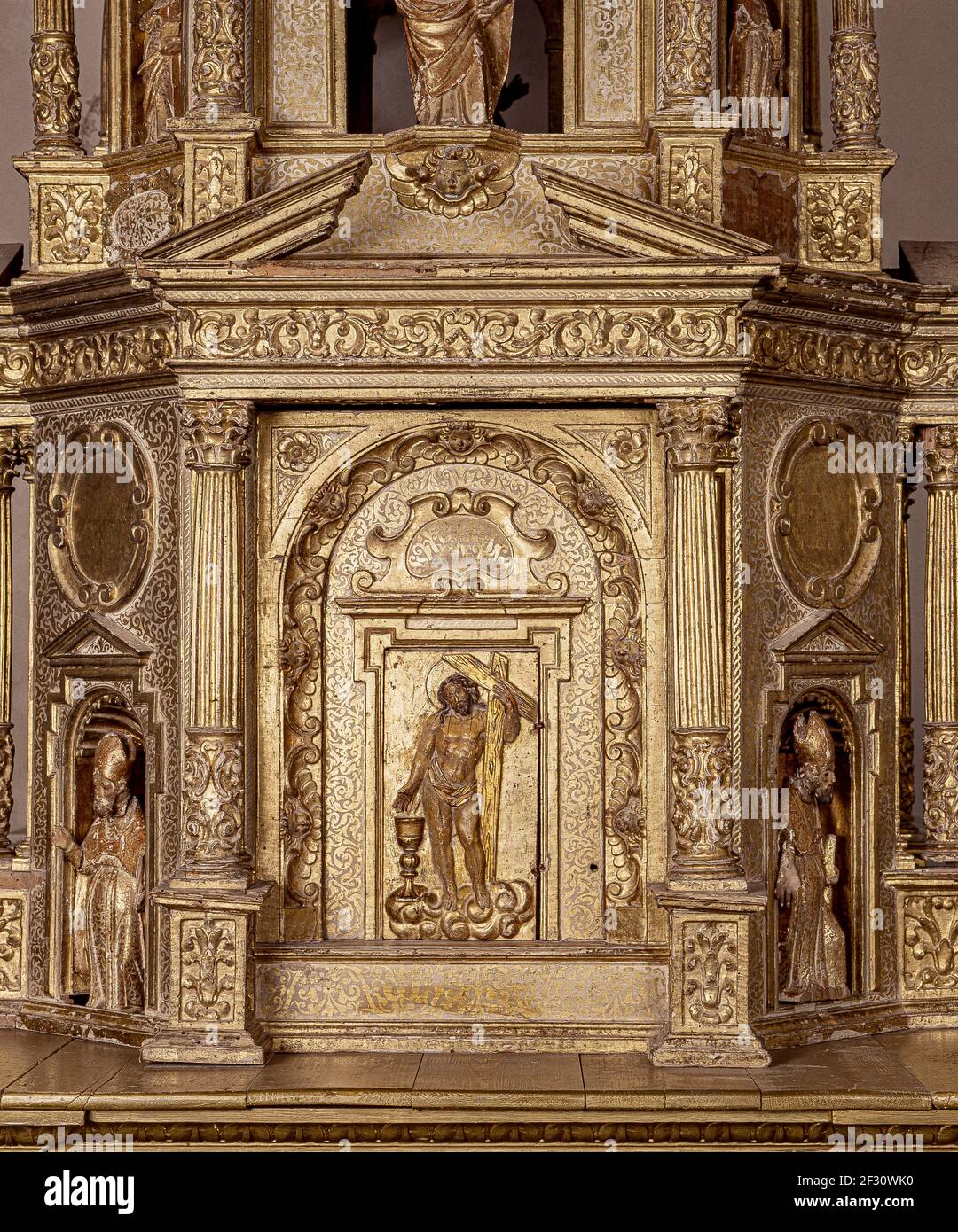 Wooden tabernacle tabernacolo ligneo hi-res stock photography and ...